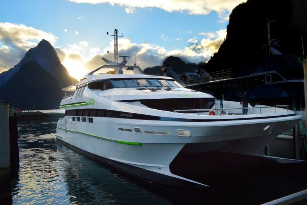 Milford Sound 2 Hour Boat Cruise - Pure Milford